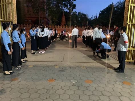 សកម្មភាពបេក្ខជនចូលក្នុងមណ្ឌលប្រឡងព្រឹកថ្ងៃទី១ នៃការប្រឡងសញ្ញាបត្រមធ្យមសិក្សាទុតិយភូមិ Khmernote