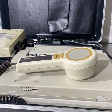 Used Medtronic 8810 Synchromed Pacemaker Programmer With Thermal Printer 8800 Nm Attachment