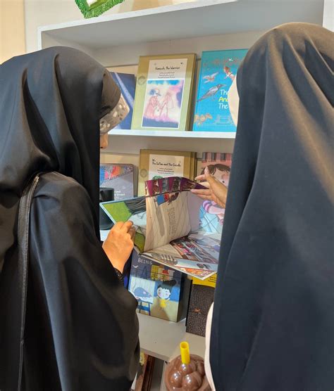 گزارش تصویری از هفتمین روز حضور کانون زبان ایران در نمایشگاه بین‌المللی کتاب تهران کانون زبان