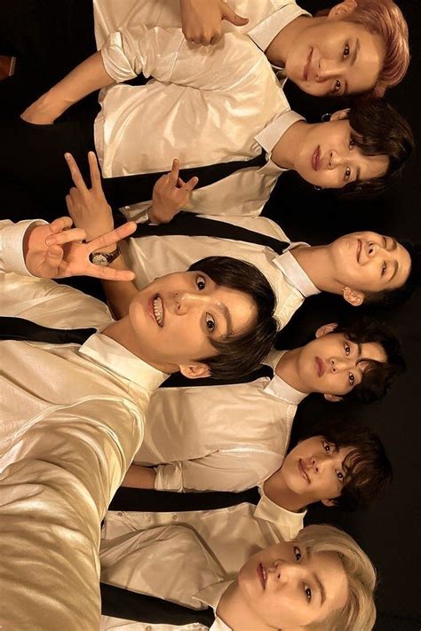 Bts Kpop Group Photo Koreli Aktörler Ünlüler Dansçılar