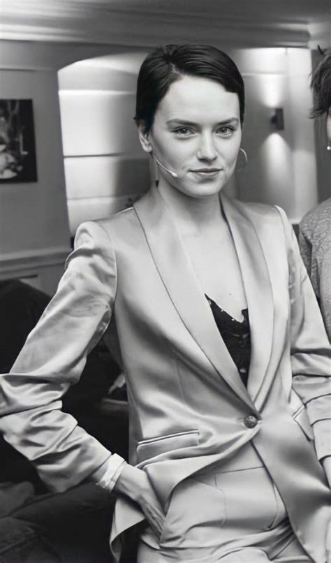 Daisy Ridley Monochrome Bob Cut Pic