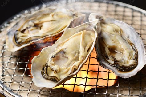 焼き牡蠣 Stock Photo Adobe Stock