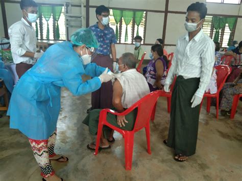 ပလောက်မြို့၌ အသက် ၅၅ နှစ်မှ အသက် ၆၄ နှစ်နှင့်ဦးစားပေးအဆင့်လိုက် ပြည်သူမ