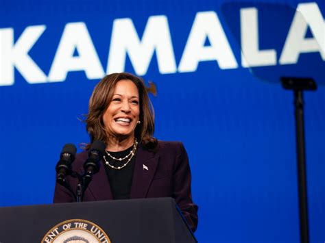 5 Ways Vp Kamala Harris Taught Us How To Stand On Business At Work