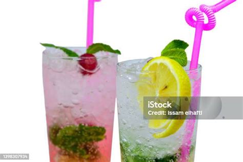 여름 음료 꿈의 칵테일 레몬 칵테일과 베리 칵테일 흰색 배경으로 0명에 대한 스톡 사진 및 기타 이미지 0명 감귤류 과일 고명 Istock