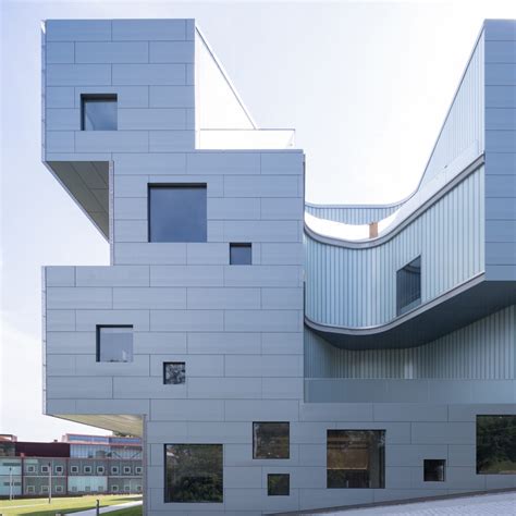 Steven Holl Carves Boolean Voids From Ex Of In House In New York State