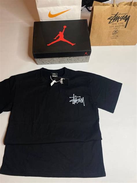 Футболка Stussy — ціна 849 грн у каталозі Футболки Купити чоловічі речі за доступною ціною на