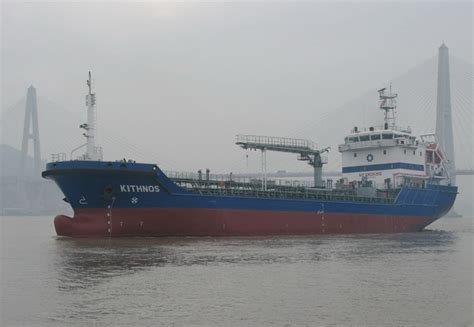 2t 15m输油臂起重机应用于油船 其它设备 中国船舶集团华南船机有限公司