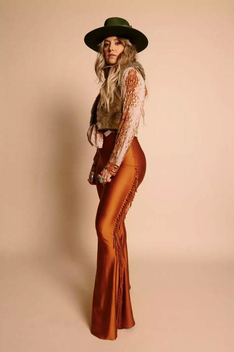 Lainey Wilson Cute Country Outfits Country Style Outfits Famous Outfits