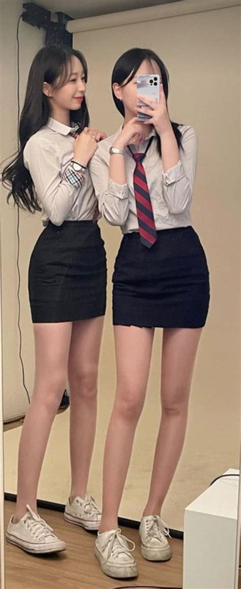학교에 있는 현성 이님의 핀 교복 스타일 청소년 여자 패션 여자 교복