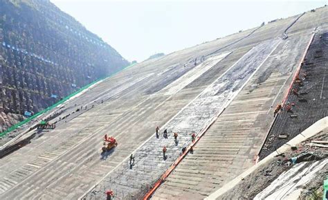 李家岩水库进入大坝混凝土面板浇筑阶段 成都 第二水源”预计7月具备蓄水条件 新华网客户端