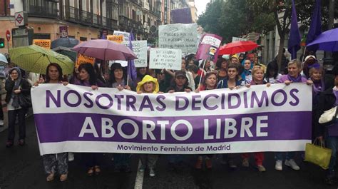 El Feminismo Celebra La Retirada De La Reforma Del Aborto