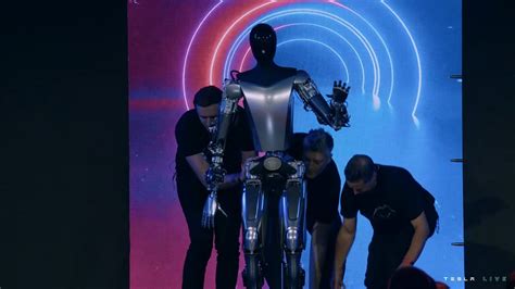 Tesla Reveals Optimus Humanoid Robot Lowyat NET