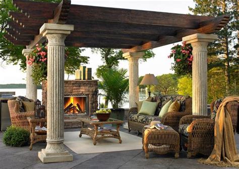 Элегантная пергола для современного дома: где спрятаться от солнца