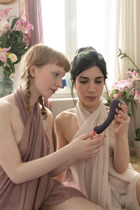 Beautiful Lesbian Amateurs Kiss And Fondle Each Other While Naked