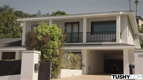 Vixenplus เย็ดตูดขณะที่เมียของคุณไม่อยู่ Xhamster