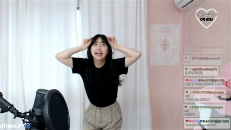 [클립]신입여캠 85일 리액션 따라해서 내꺼 만들기 ㅎㅎ미안 Soop Vod