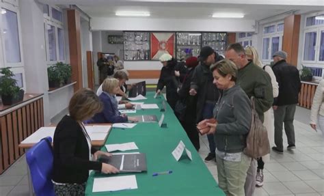 Граѓаните на Полска денеска гласаат на парламентарни избори Сител Телевизија
