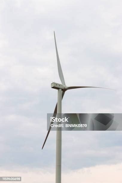 풍력 터빈 발전소는 재생 가능한 녹색 에너지의 생산을 위한 아름다운 자연 경관에서 친환경 산업입니다 0명에 대한 스톡 사진 및 기타 이미지 Istock