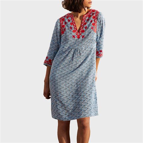 16 Classic Dresses Every Woman Needs Everyday And Evening Dresses 2025