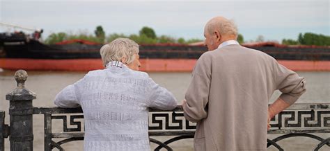 Минимальная пенсия в России в 2025 размер доплаты индексация