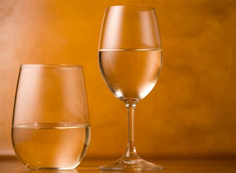 Why Use A Stemless Wine Glass Vs A Stemmed Glass Paso Wine Country Alliance