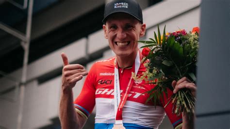 Achter De Schermen Bij Wereldkampioen Mountainbike Jeroen Va Day1