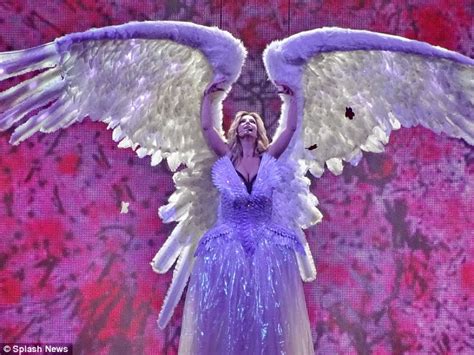 Britney Spears Slips Back Into Toxic Nude Bodysuit For Vegas Rehearsals Daily Mail Online