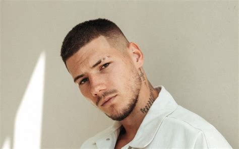 Олександр Волошин після розлучення заспівав про нові стосунки Жіночий Журнал Trserial