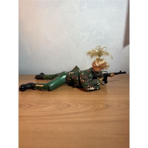 Unbranded Toys Vintage Regency Toys Commando Crawling Force Female