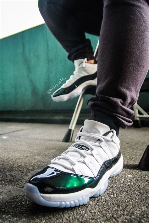 Air Jordan 11 Retro Low Iridescent Emerald White Low Cut Air
