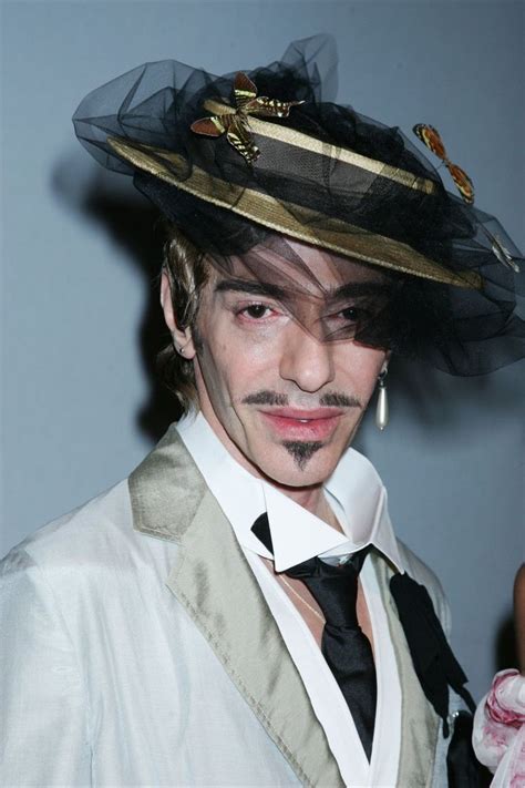 John Galliano Et Son Chapeau A Voilette Maison Martin Margiela