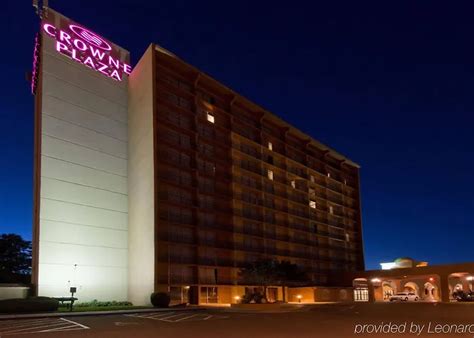 Albuquerque Crowne Plaza By Ihg Hotel • Spa Salon