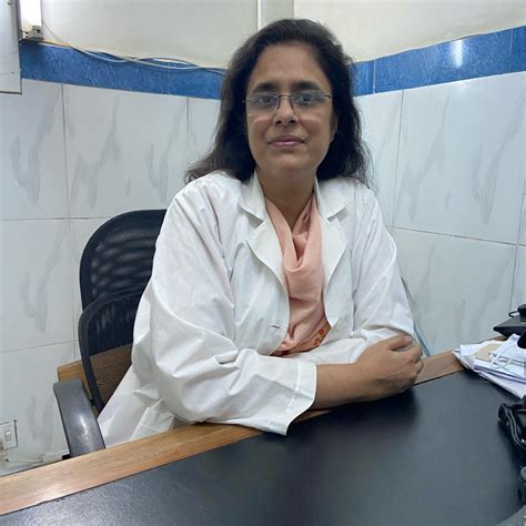 Dr Muneeza Hasan Registrar Dermatology Capital Hospital Islamabad