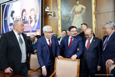 Г Занданшатар Төрийн эрх барих дээд байгууллагад ажиллаж байсан ахмадуудын оролцоо Монгол орны