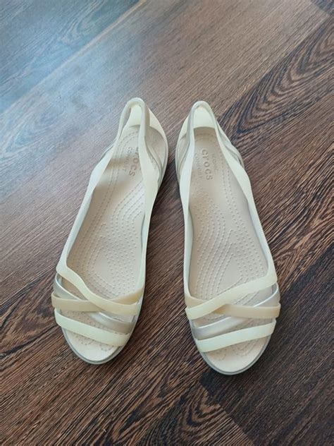 Жіночі Crocs — ціна 600 грн у каталозі Сандалі Купити жіночі речі за доступною ціною на Шафі