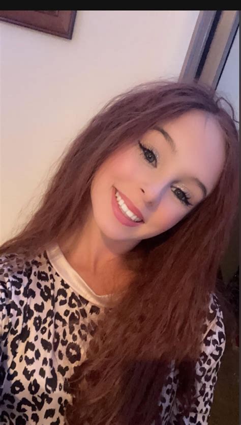 [17 F] Heyy My Name Is Miah Im 17 Years Old From Idaho And I Work 4 Jobs And Im Looking To