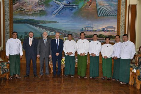 Usdp ဥက္ကဋ္ဌ ဦးခင်ရီ ရုရှား မြန်မာချစ်ကြည်ရေးအသင်း ဒုတိယဥက္ကဋ္ဌ Mr Alexander Ostrovskiy နှင့