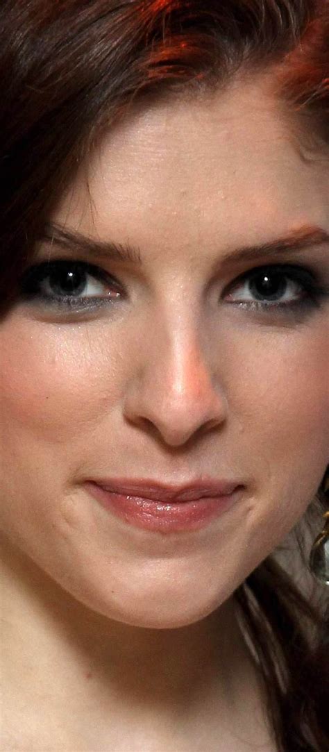 700x1600 Resolution Anna Kendrick Close Up Pics 700x1600 Resolution
