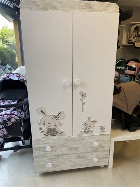 БЕБЕШКИ И ДЕТСКИ ГАРДЕРОБ ЛИВИО С АПЛИКАЦИЯ ЗАЙЧЕ БЯЛ АНТИК Детски гардероби Бебешка кошара