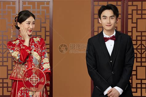 新婚夫妇甜蜜结婚照高清图片下载 正版图片507709489 摄图网
