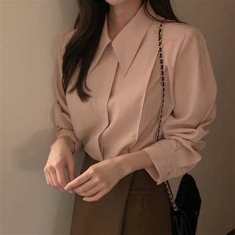 달리호텔 단독 Dali made 주문폭주 하이브 브이 카라 히든 버튼 핀턱 블라우스 하객룩