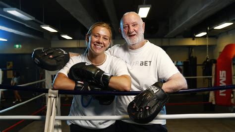Johnny Lewis Training Ella Boot To Become Another World Champion Boxer