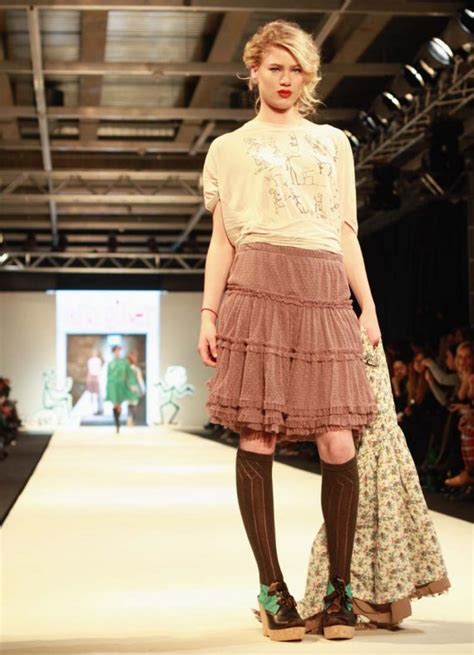 Modanın Yıldızları Aslı Güler Alışveriş Kulüpleri