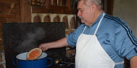 Video Znate Li Koji Je Pasulj Najpoznatiji Kod Nas Profesor Novaković Ga Sprema Po Receptu