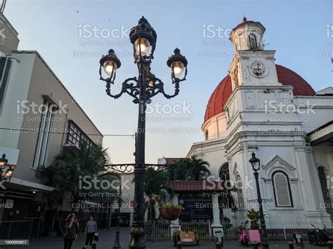 지역 사회는 세마 랑 의 구시 가지의 관광 지역에서 활발히 활동하고 있습니다 거리에 대한 스톡 사진 및 기타 이미지 Istock