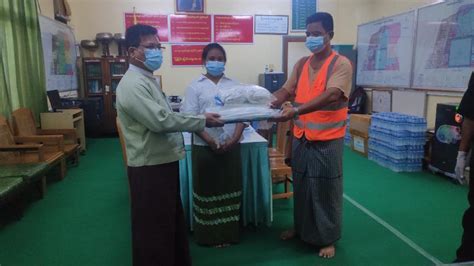 အောင်မြေသာစံမြို့နယ်အတွင်းရှိ လူမှုရေးအသင်းအဖွဲ့ ၅ ဖွဲ့အား Ppe ဝတ်စုံနှင့် ခြေအိတ်များ ထောက