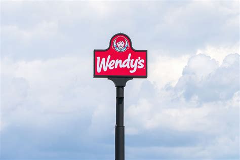 Wendys Throws Vanilla To The Curb Brings In Strawberry Replacement Tfm