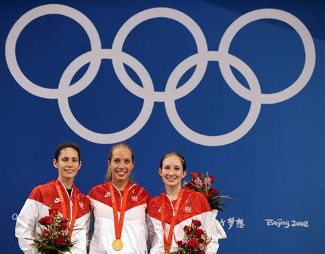 奥运赛场上那些包揽三块奖牌的瞬间