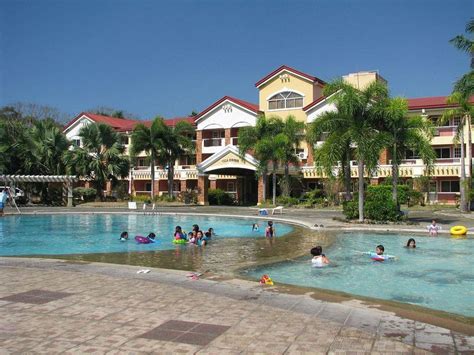 Subic Holiday Villas Updated 2021 Prices Apartment Reviews And Photos Subic Bay Freeport